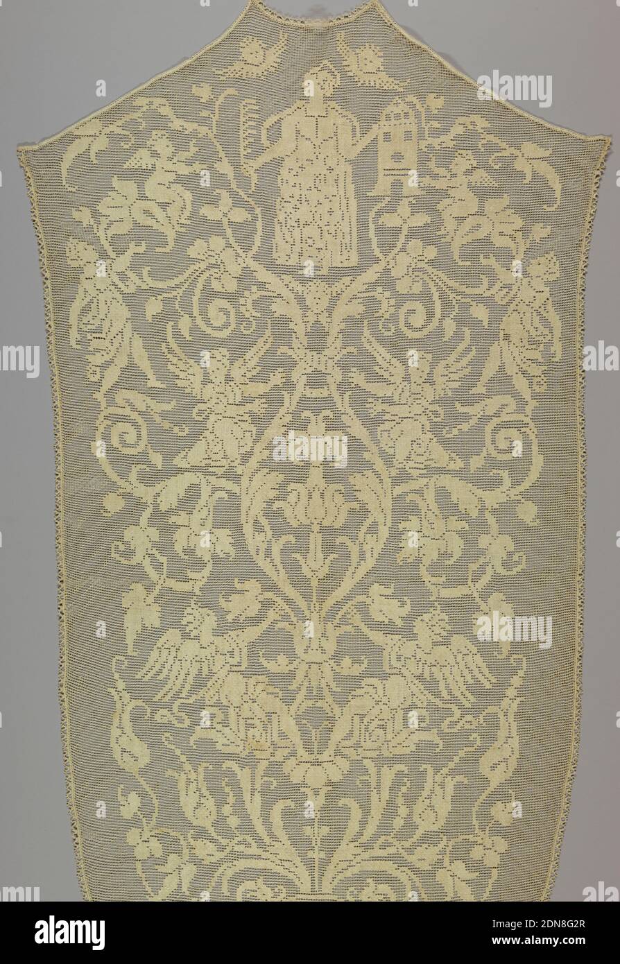 Large scale foliated scroll pattern hi-res stock photography and images ...