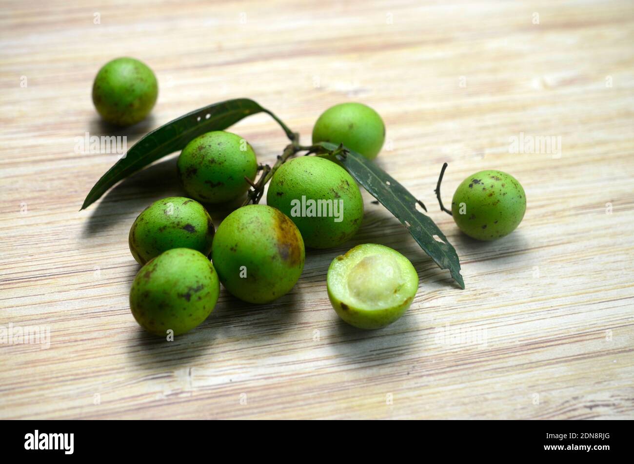 Kedondong hi-res stock photography and images - Alamy