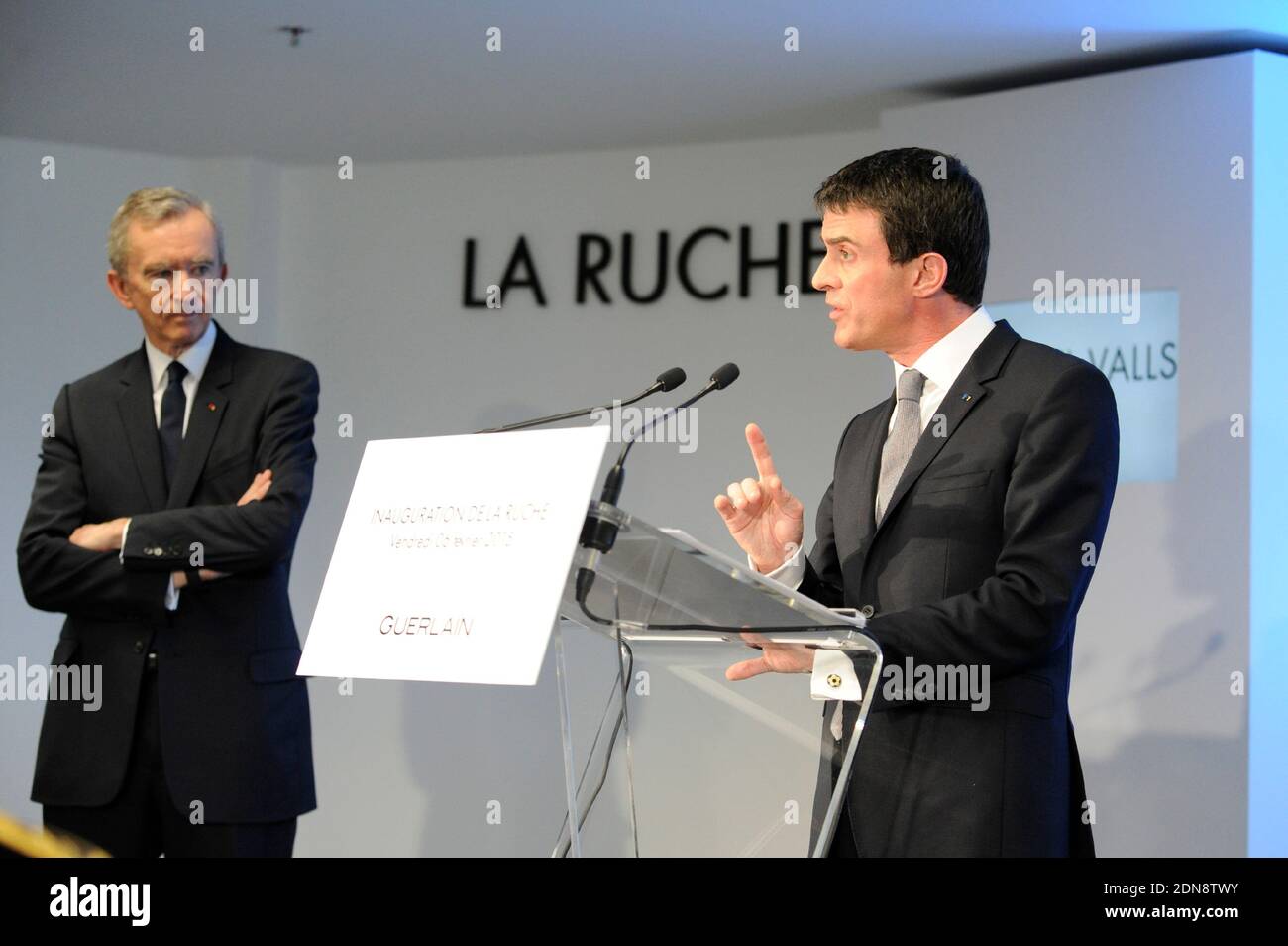 Bernard of chartres hi-res stock photography and images - Alamy