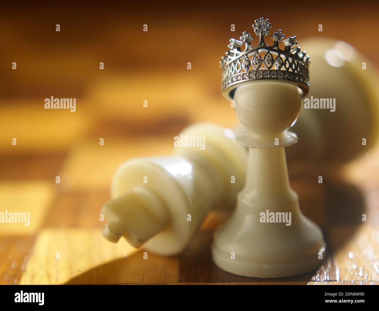 Crown board hi-res stock photography and images - Alamy