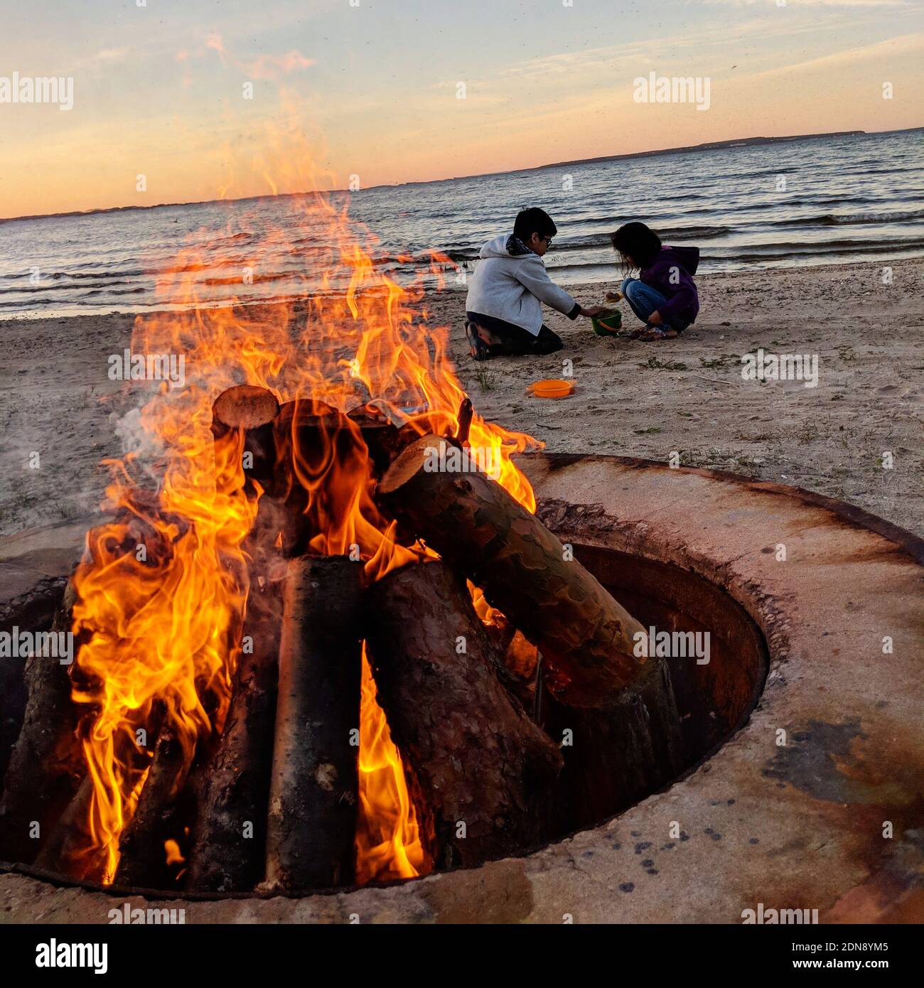 Fire wave 7 hi-res stock photography and images - Alamy