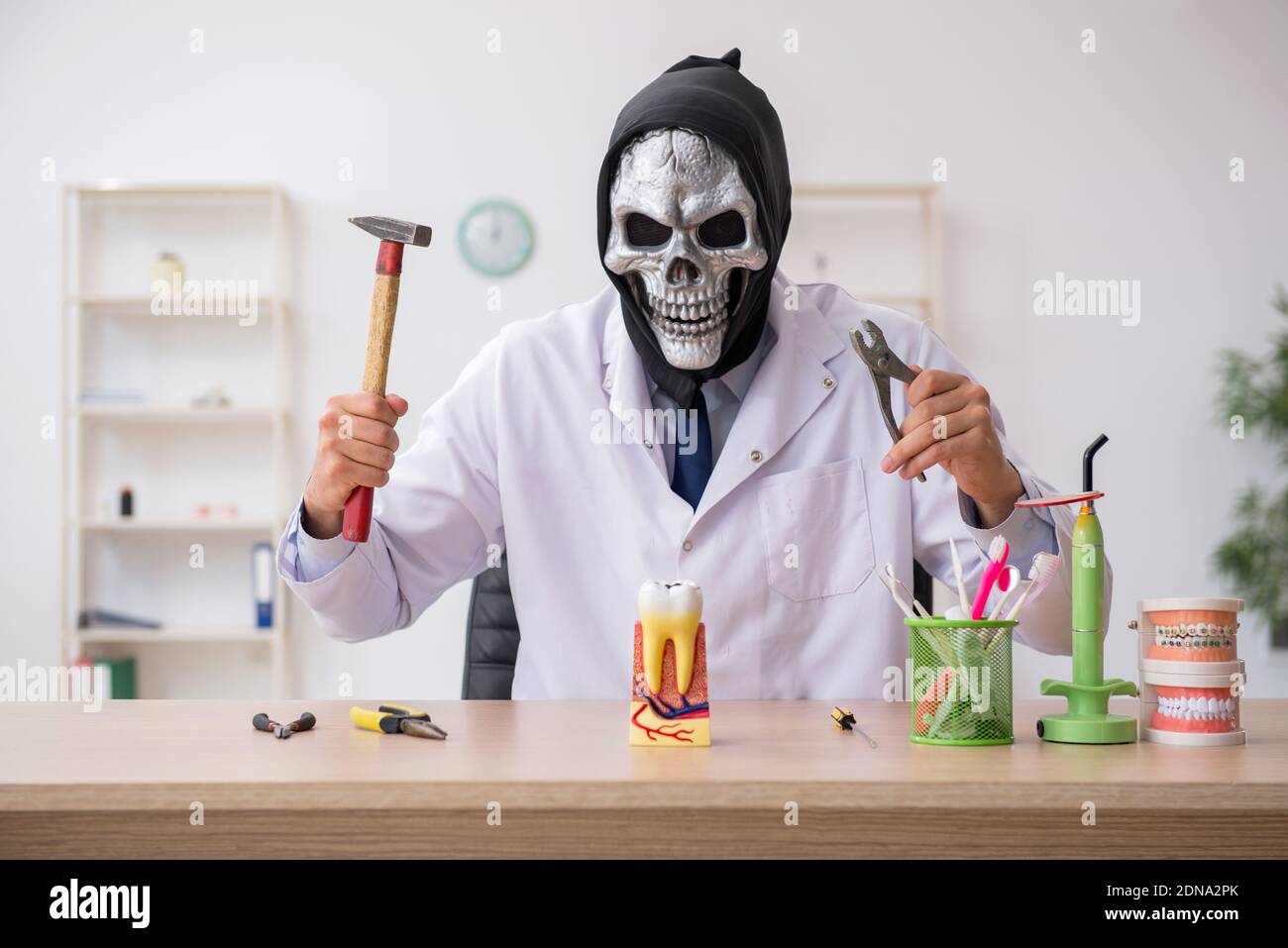 Demon dentist hi-res stock photography and images - Alamy