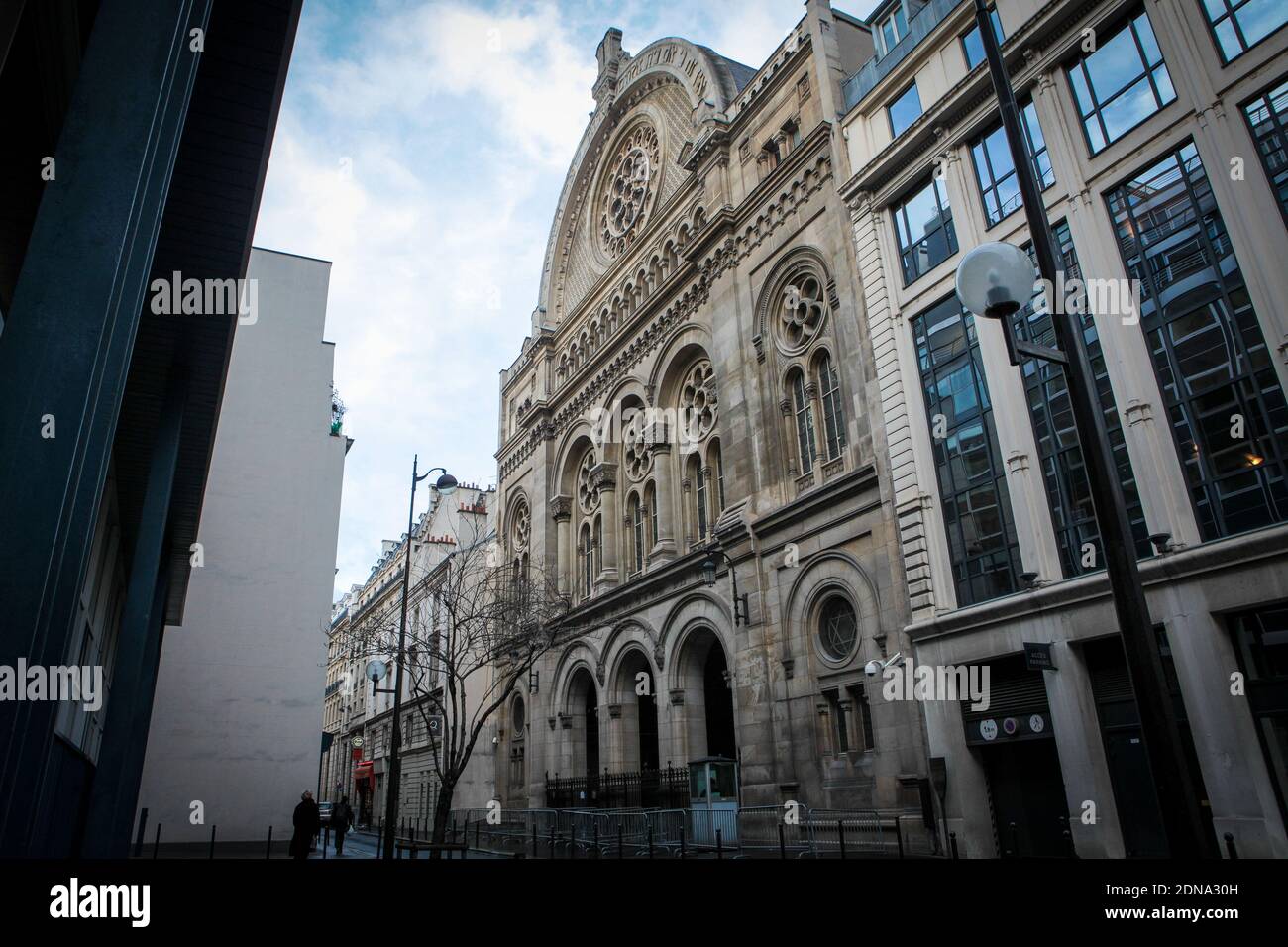 Grand synagogue paris hi-res stock photography and images - Alamy