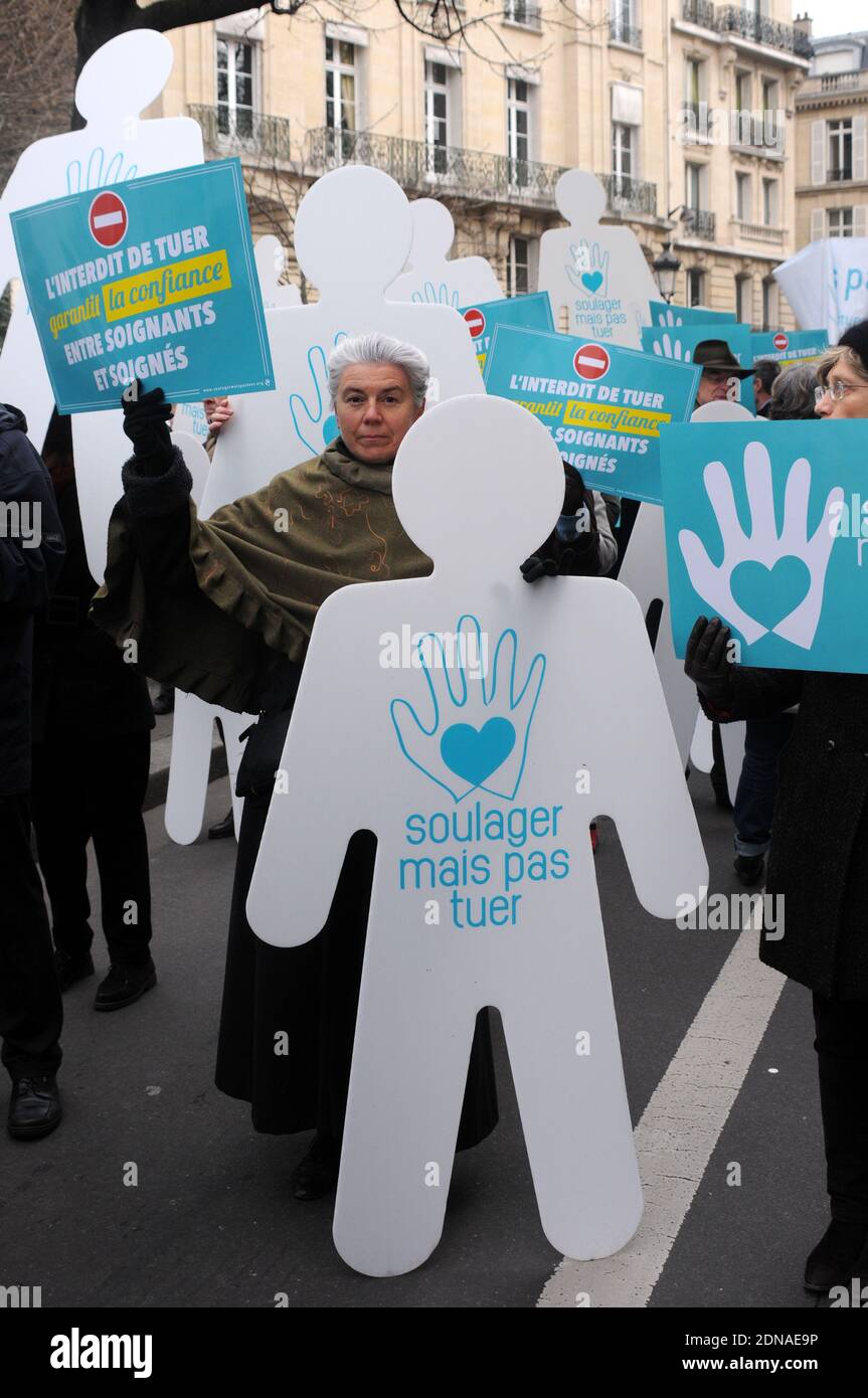 Euthanasia protest hi-res stock photography and images - Alamy