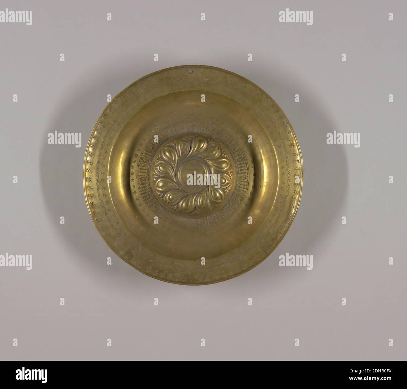 Raised platter hi-res stock photography and images - Alamy