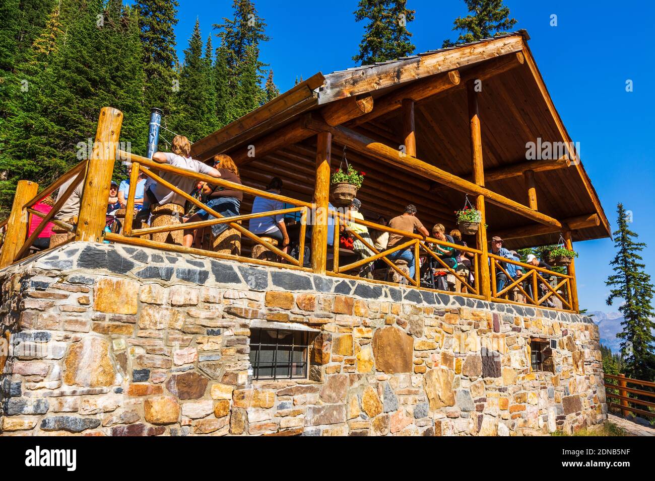 The Lake Agnes tea house, Banff National Park, Alberta, Canada Stock ...