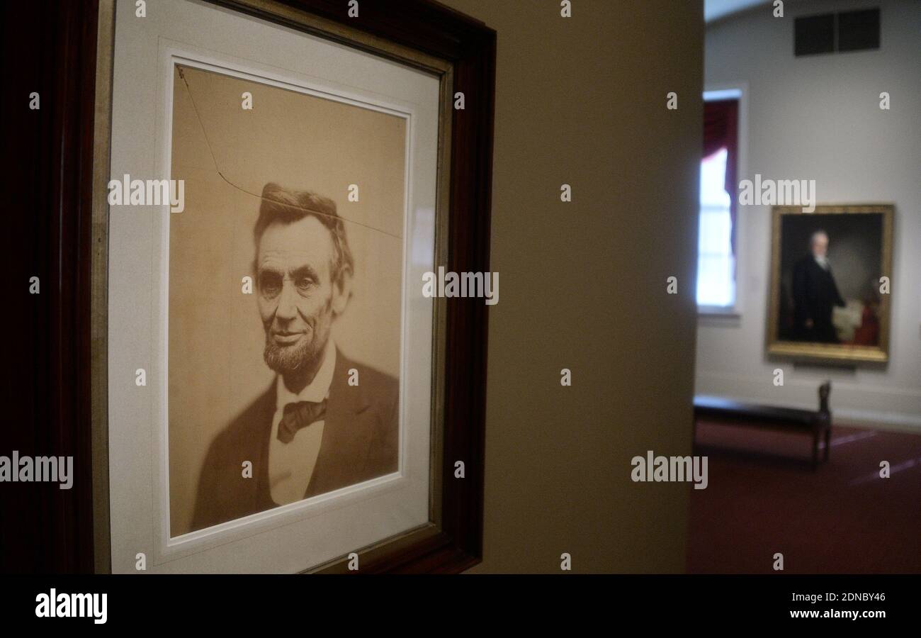 The original print of the 'cracked-plate' portrait of Abraham Lincoln ...