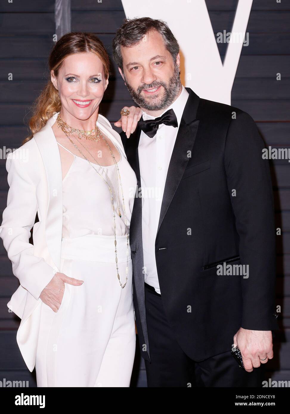 Leslie Mann and Judd Apatow attend the 2015 Vanity Fair Oscar Party ...