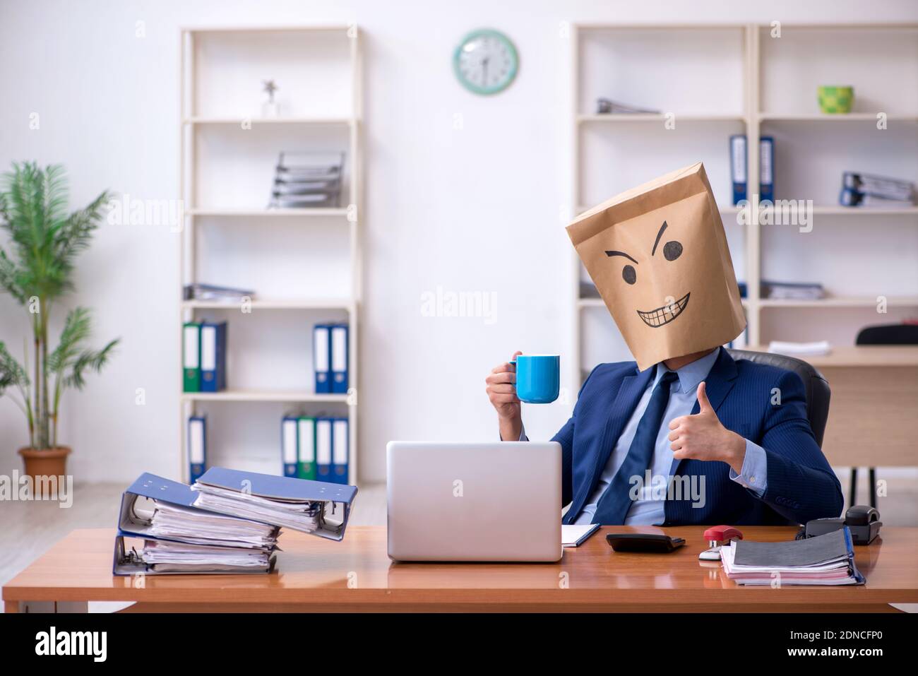 Happy emoticon giving thumb up hi-res stock photography and images - Alamy