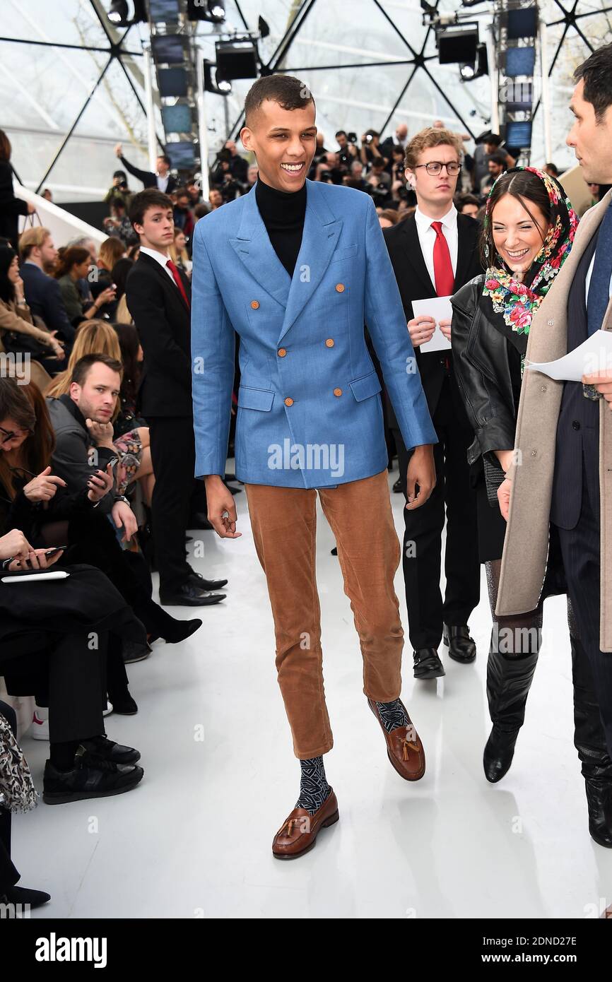 Stromae arrives to Louis Vuitton Fall/Winter 2015-2016 Ready-To-Wear ...