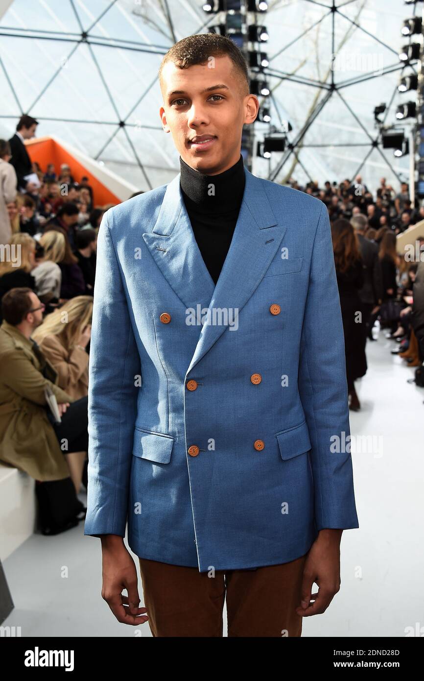 Stromae arrives to Louis Vuitton Fall/Winter 2015-2016 Ready-To-Wear ...