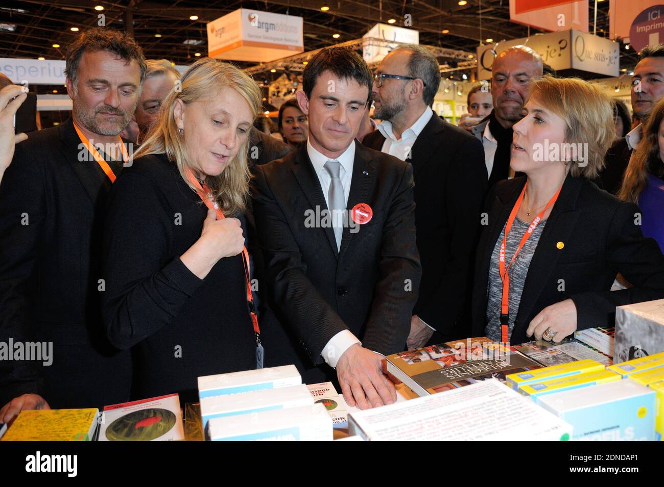 Manuel Valls visits the 35th Salon du Livre de Paris Book Fair held at ...