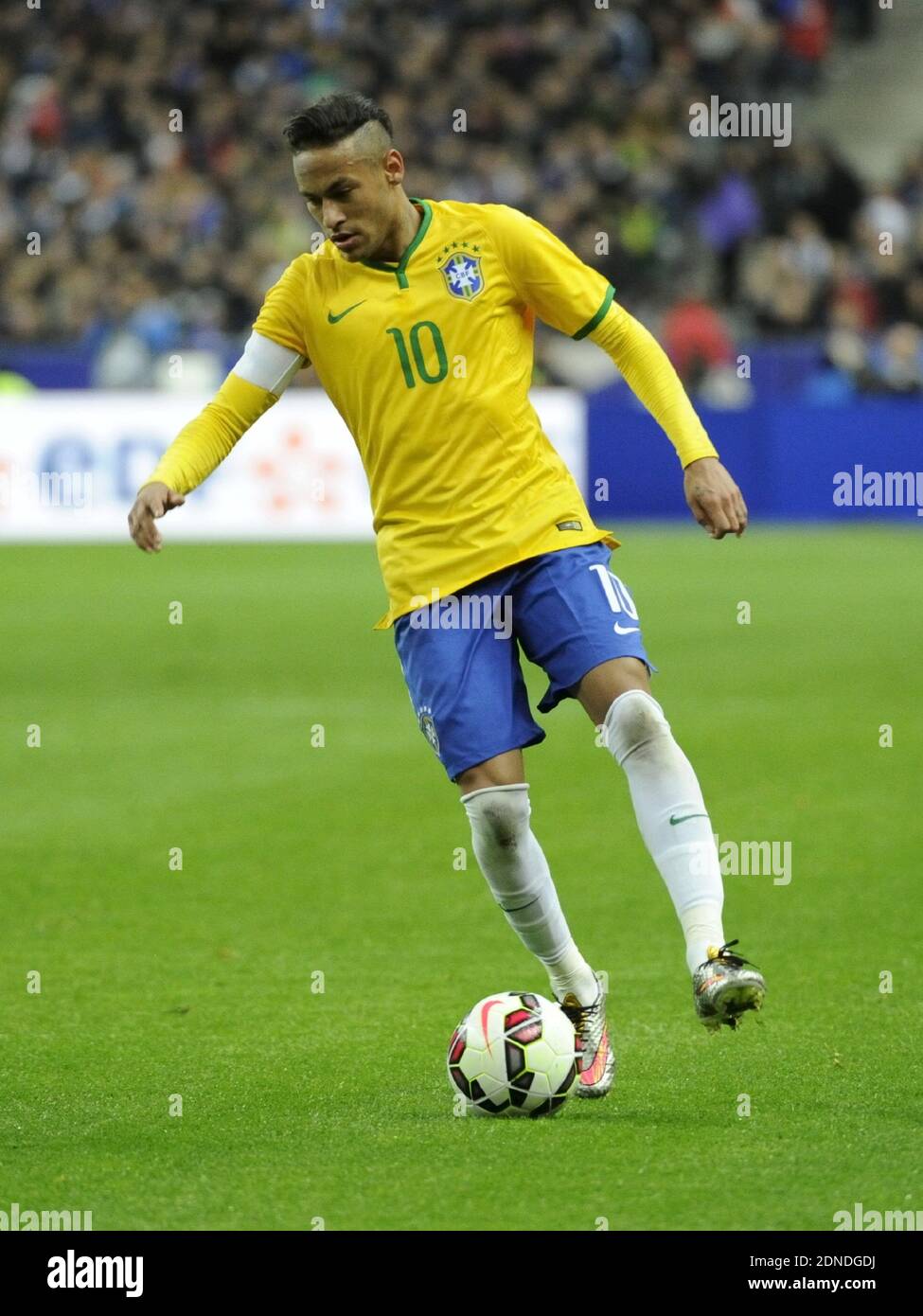 Neymar jr 2015 hi-res stock photography and images - Alamy