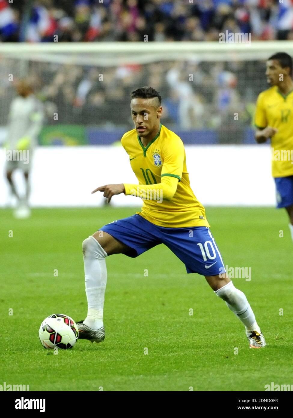 Neymar jr 2015 hi-res stock photography and images - Alamy