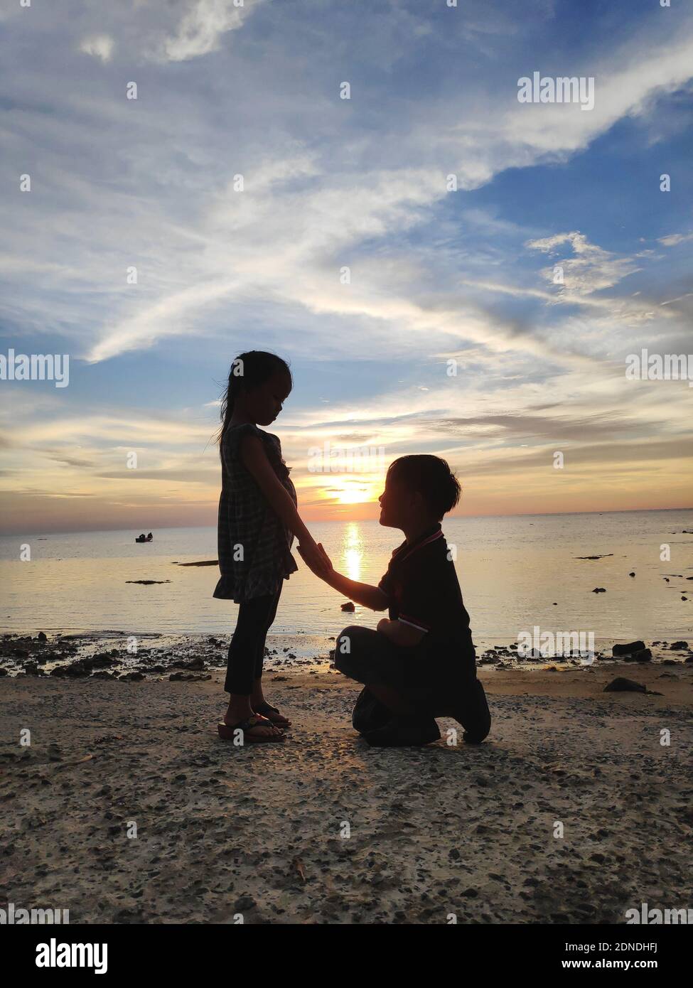 Boy Proposing Girl High Resolution Stock Photography and Images - Alamy