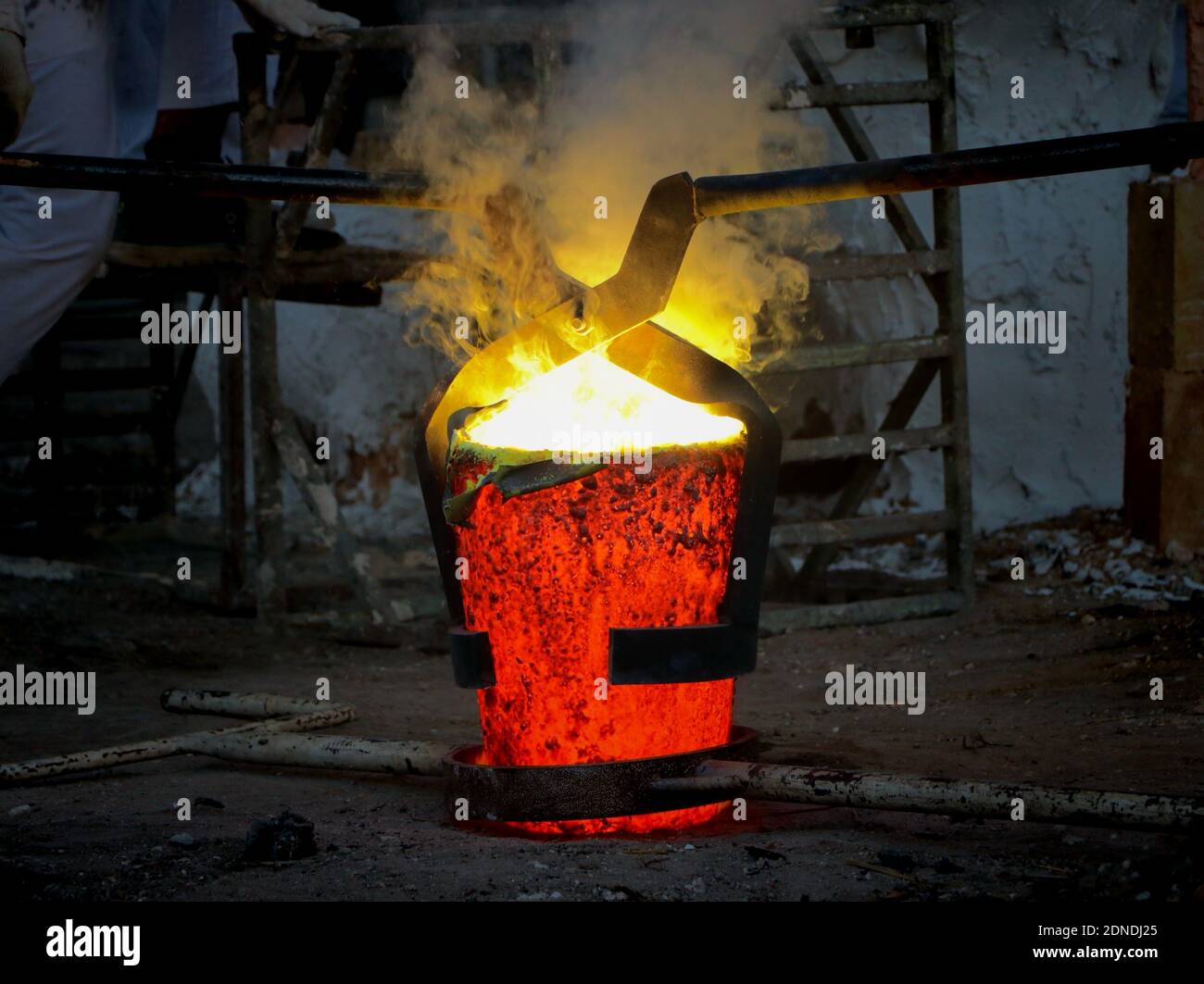 Burning factory hi-res stock photography and images - Alamy