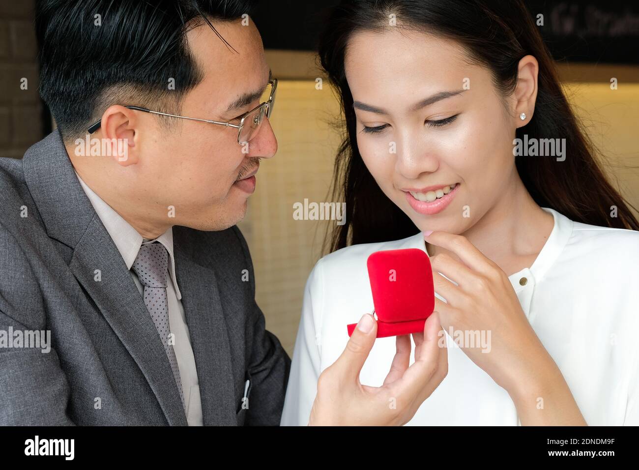 Gifting jewelry hi-res stock photography and images - Alamy