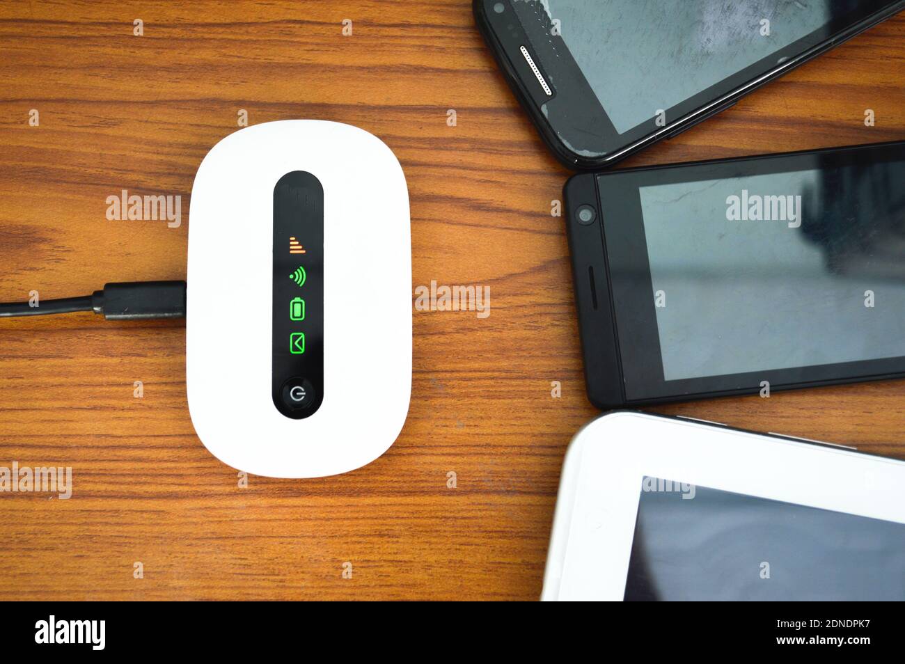 Portable wifi wireless router hi-res stock photography and images - Alamy