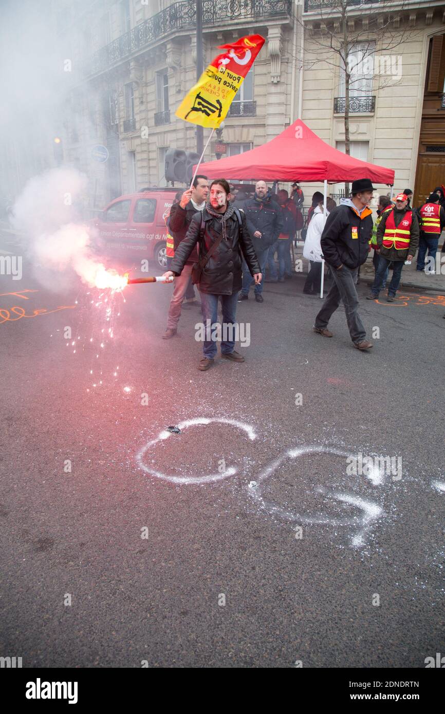 MANIFESTATION DE CHEMINOTS A PARIS Photo by Nasser Berzane/ABACAPRESS ...