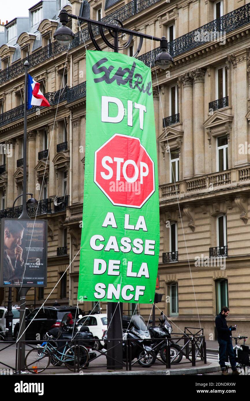 MANIFESTATION DE CHEMINOTS A PARIS Photo by Nasser Berzane/ABACAPRESS ...