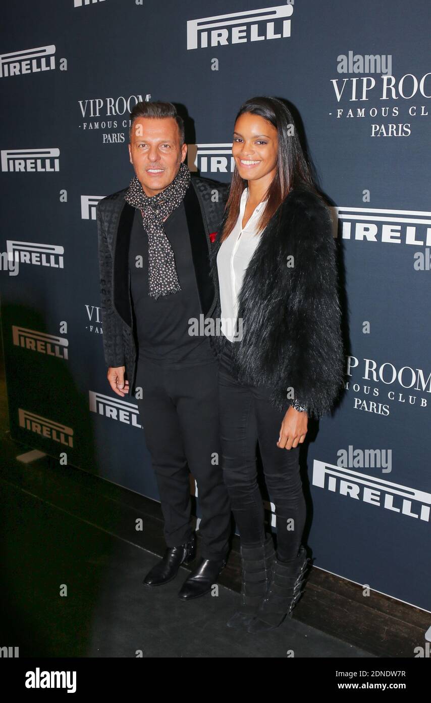 Lancement du calendrier hi-res stock photography and images - Alamy