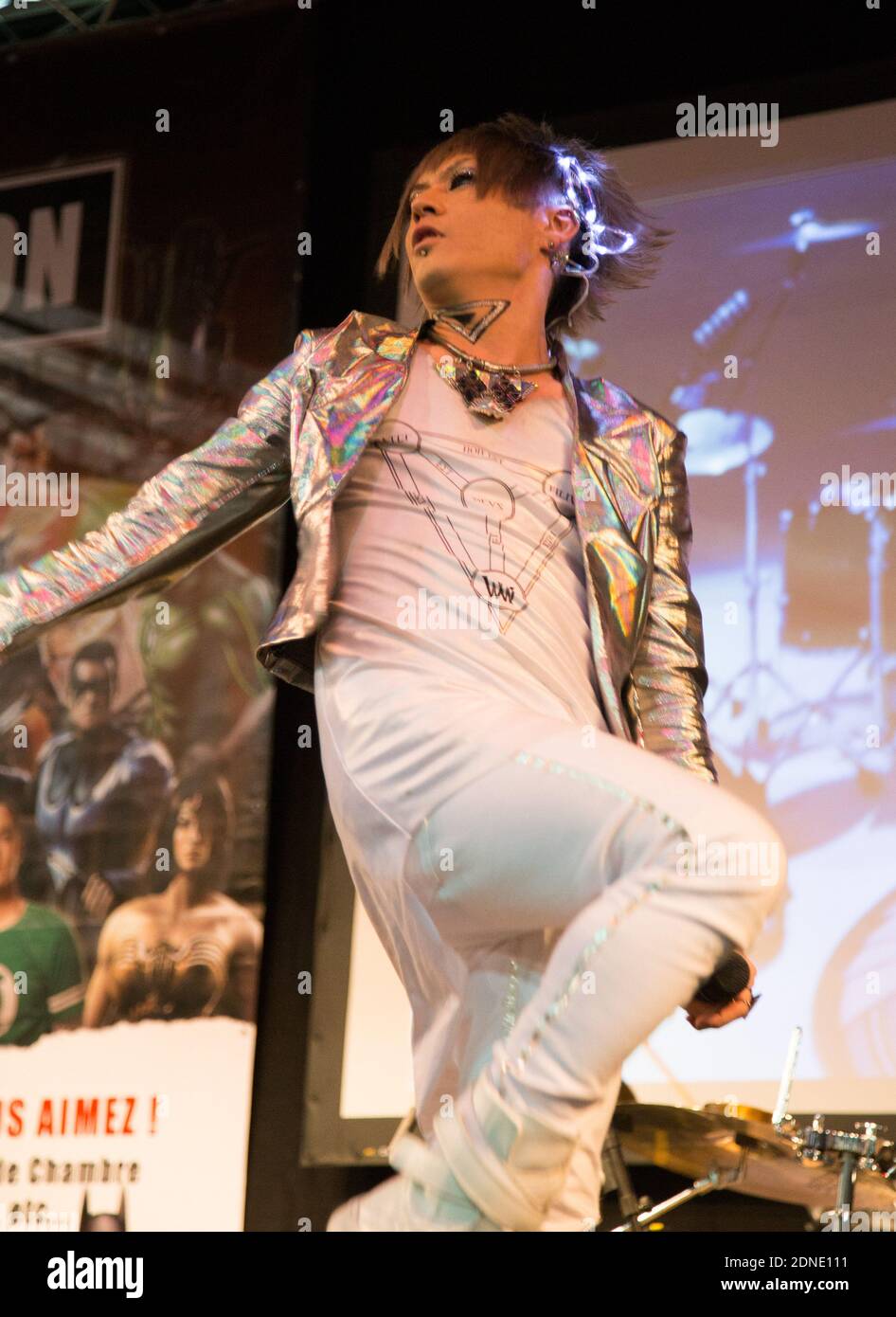 Ryo suke, le bassiste de Lolita23q et son groupe 'WING WORKS' en ...