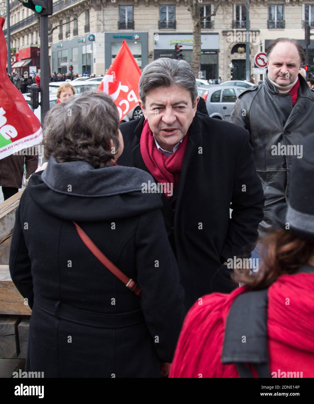 JEAN-LUC MELENCHON - MANIFESTATION A PARIS DE SOLIDARITE AVEC LE PEUPLE ...