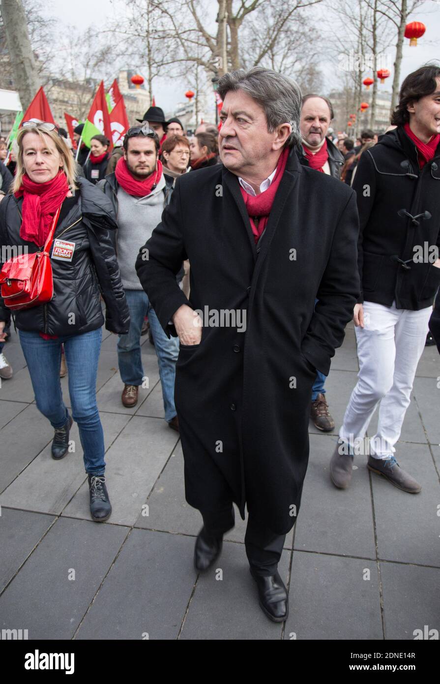 JEAN-LUC MELENCHON - MANIFESTATION A PARIS DE SOLIDARITE AVEC LE PEUPLE ...