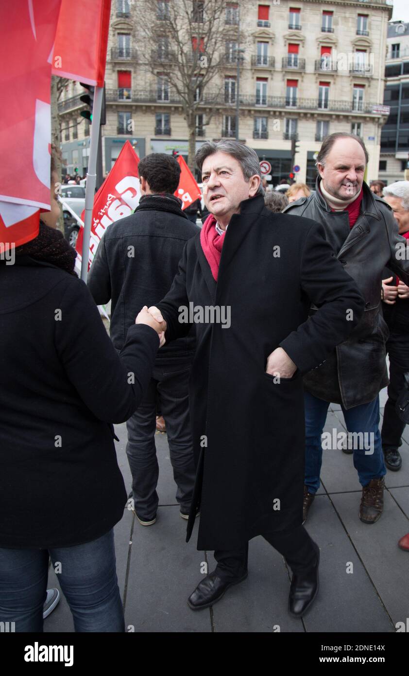 JEAN-LUC MELENCHON - MANIFESTATION A PARIS DE SOLIDARITE AVEC LE PEUPLE ...