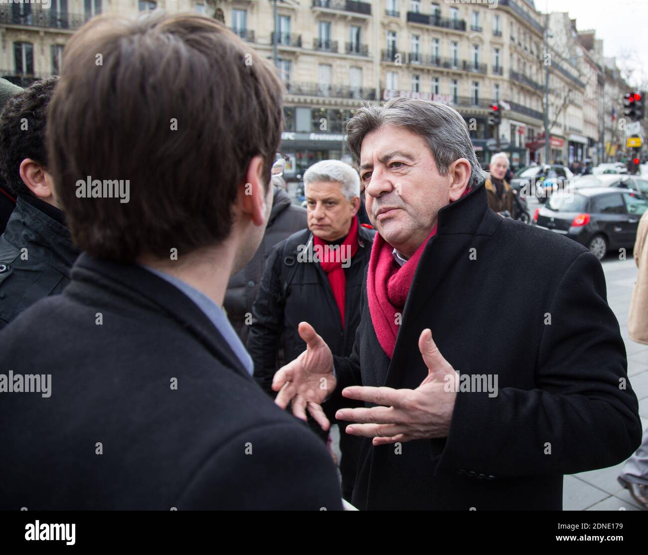 JEAN-LUC MELENCHON - MANIFESTATION A PARIS DE SOLIDARITE AVEC LE PEUPLE ...