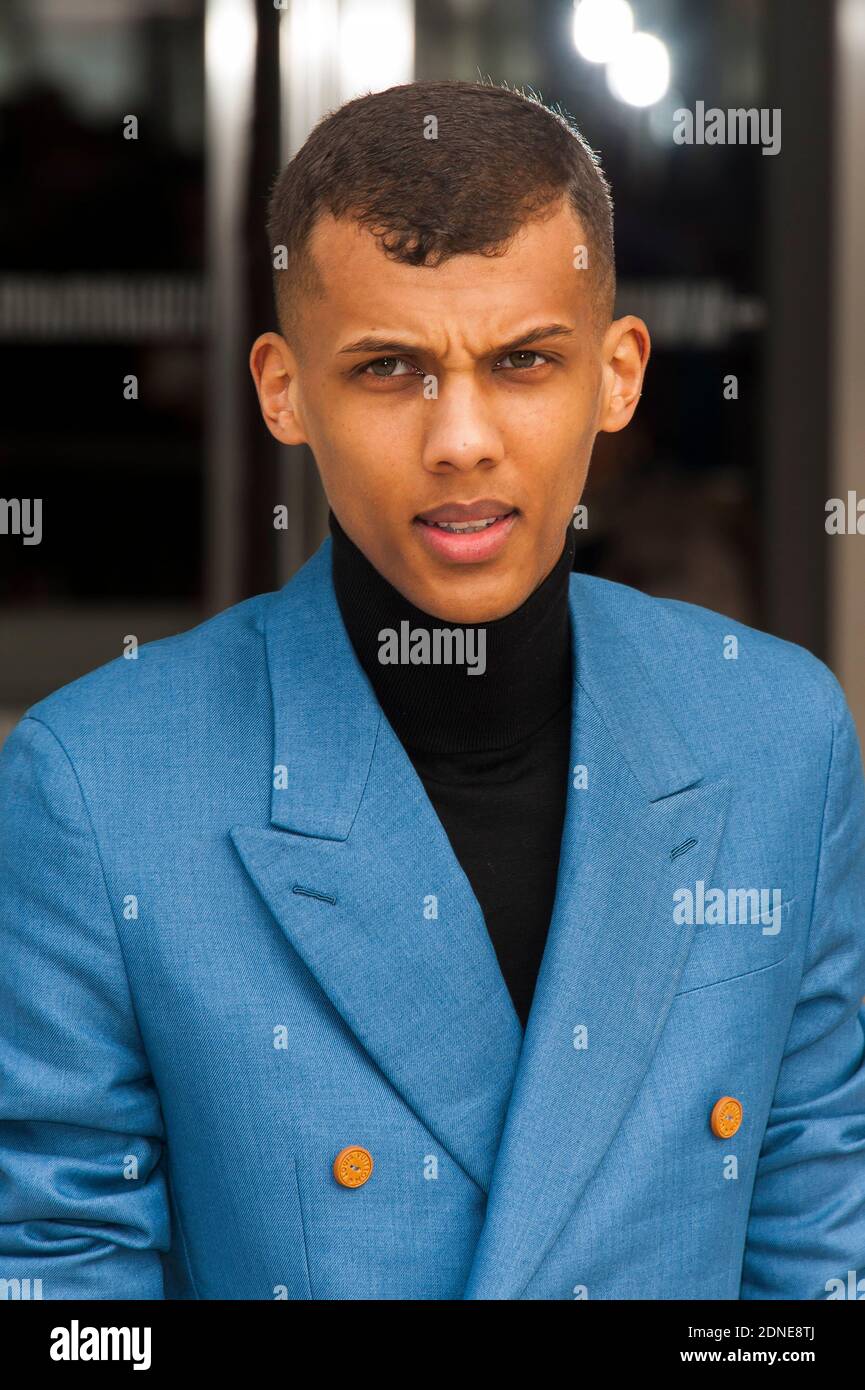 Stromae arriving for the Louis Vuitton Fall/Winter 2015-2016 Ready-To ...