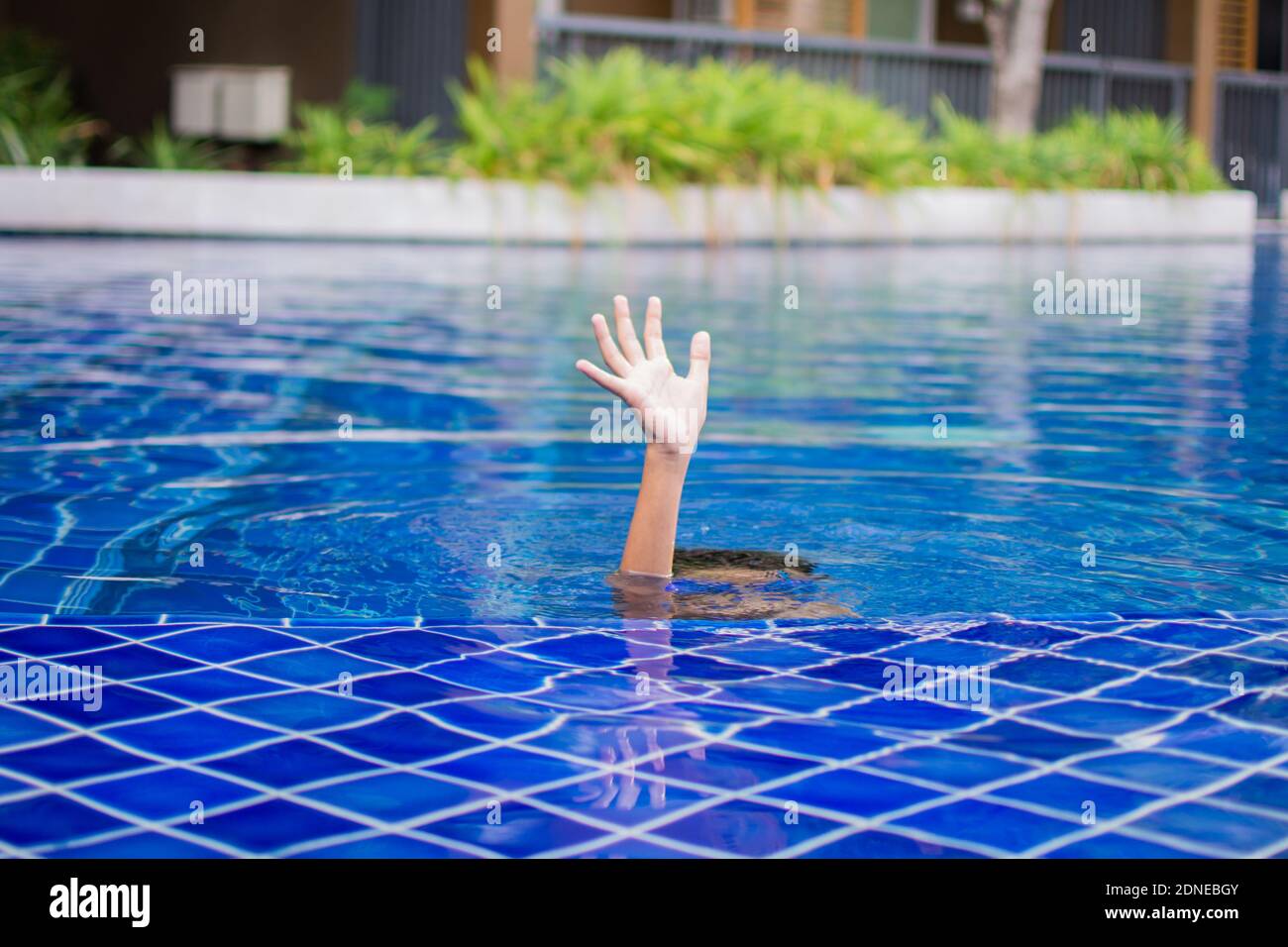 Boy drowning hi-res stock photography and images - Alamy