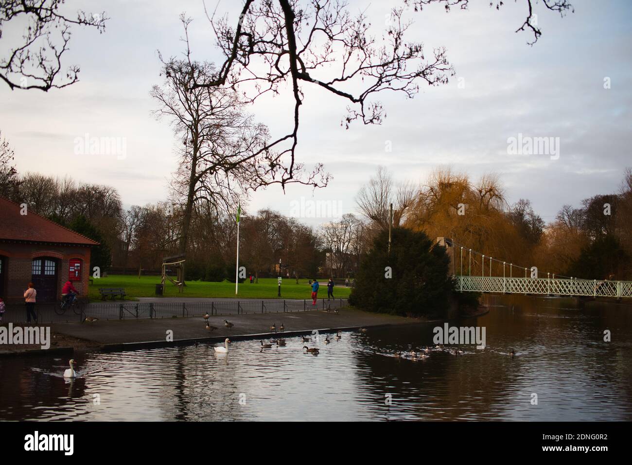Wardown park lake hi-res stock photography and images - Alamy