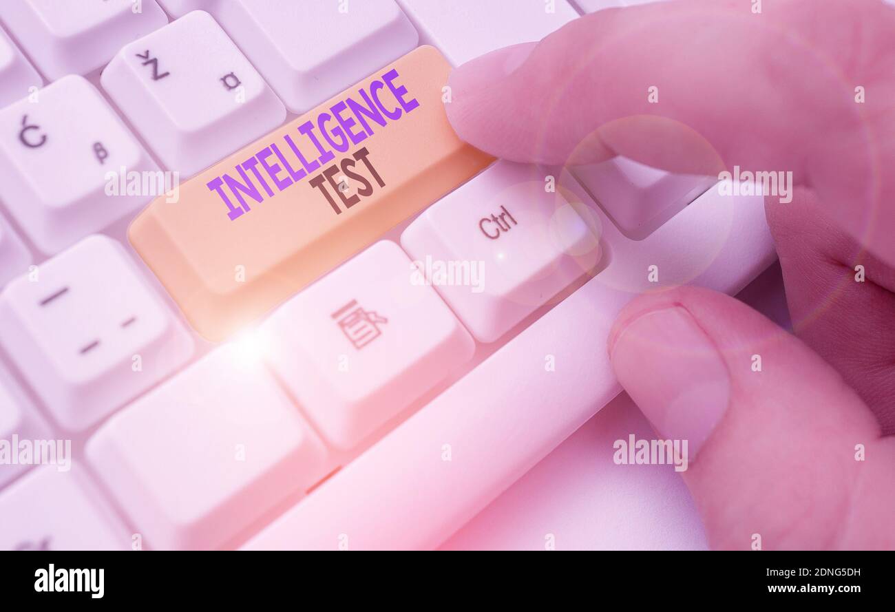 Real brain hand hi-res stock photography and images - Alamy