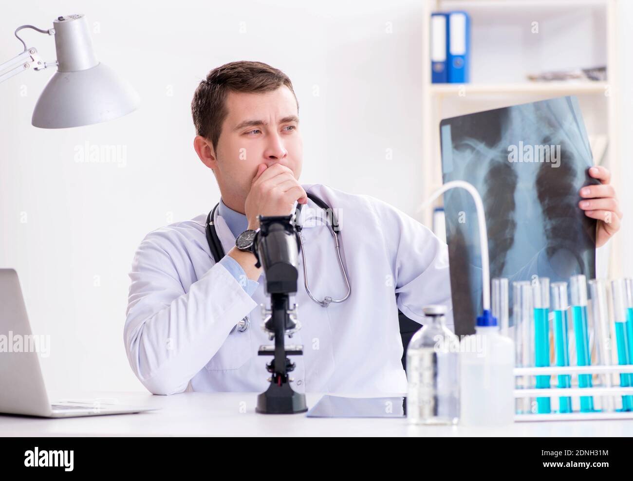 Lab looking at ct scan researcher hi-res stock photography and images ...