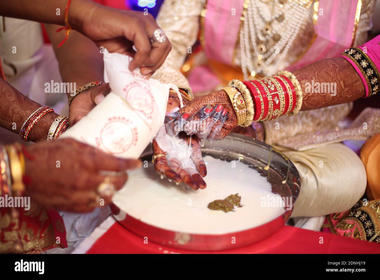 Indian wedding ceremony and milk hi-res stock photography and images ...