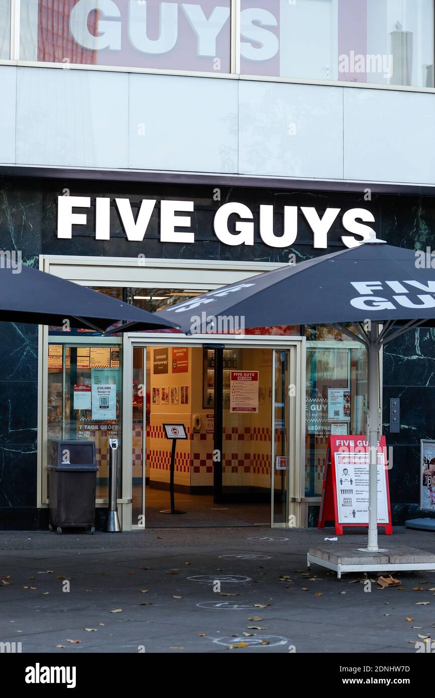Five Guys Shop High Resolution Stock Photography and Images - Alamy