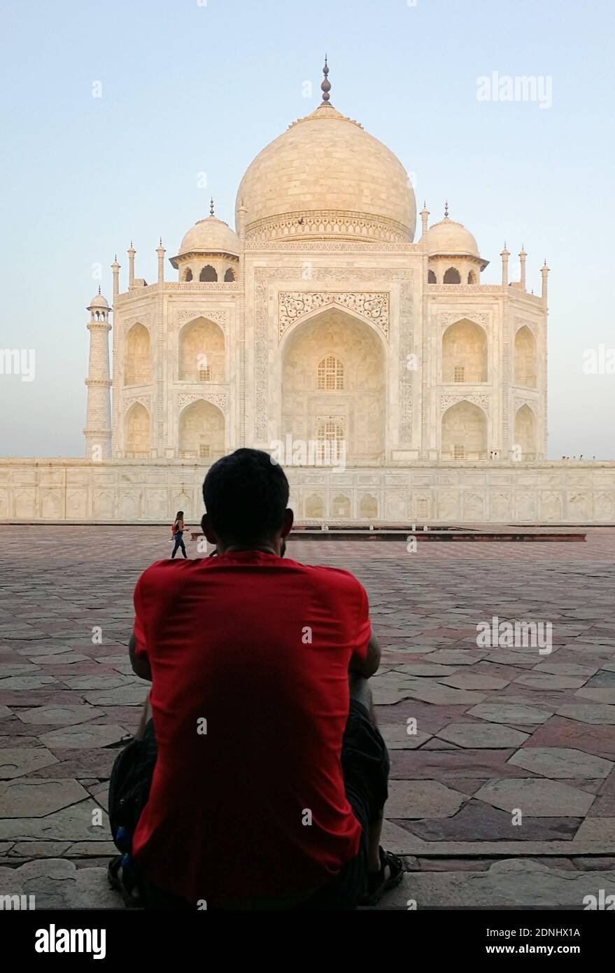 Taj mahal arch person hi-res stock photography and images - Alamy