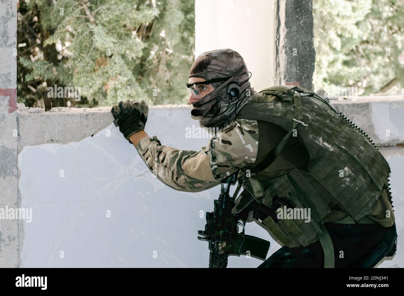 Crouching Soldier High Resolution Stock Photography and Images - Alamy