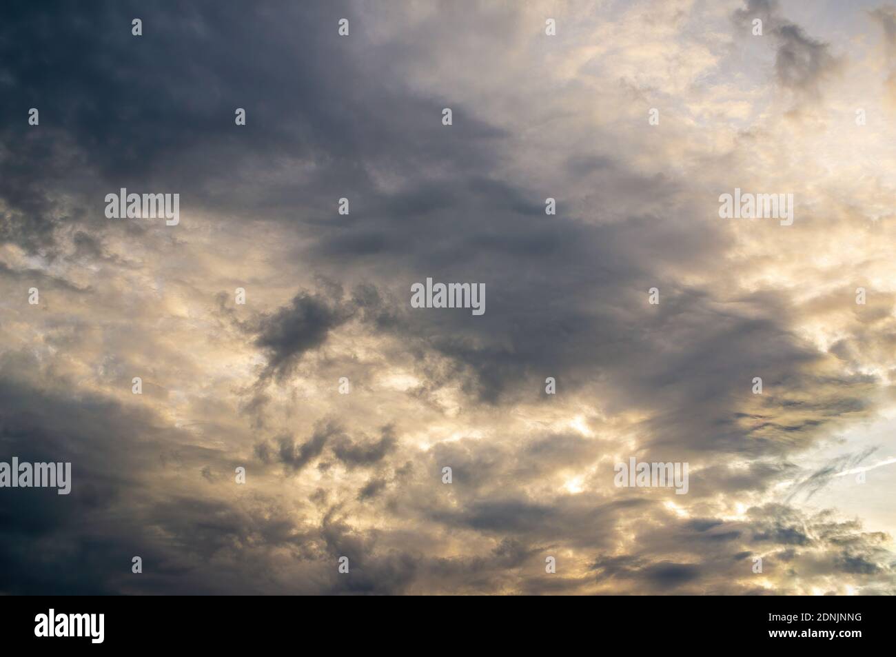 Dramatic sky wallpaper hi-res stock photography and images - Alamy