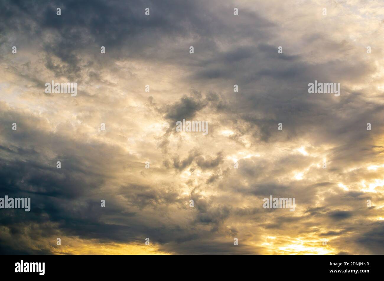 Cloudy and dramatic sky hi-res stock photography and images - Alamy