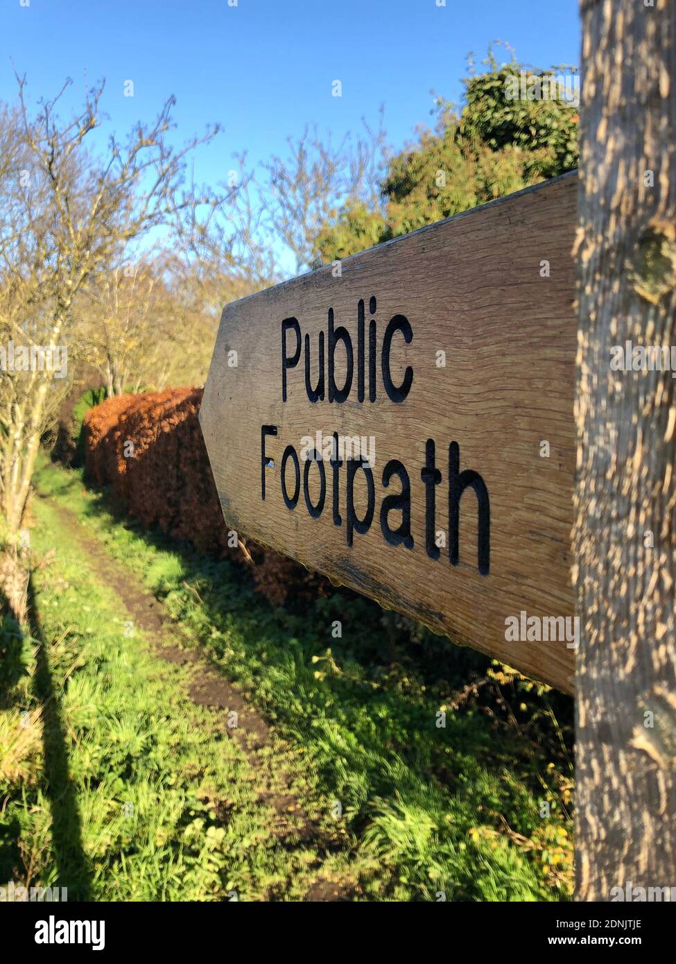 Permissive footpath sign hi-res stock photography and images - Alamy