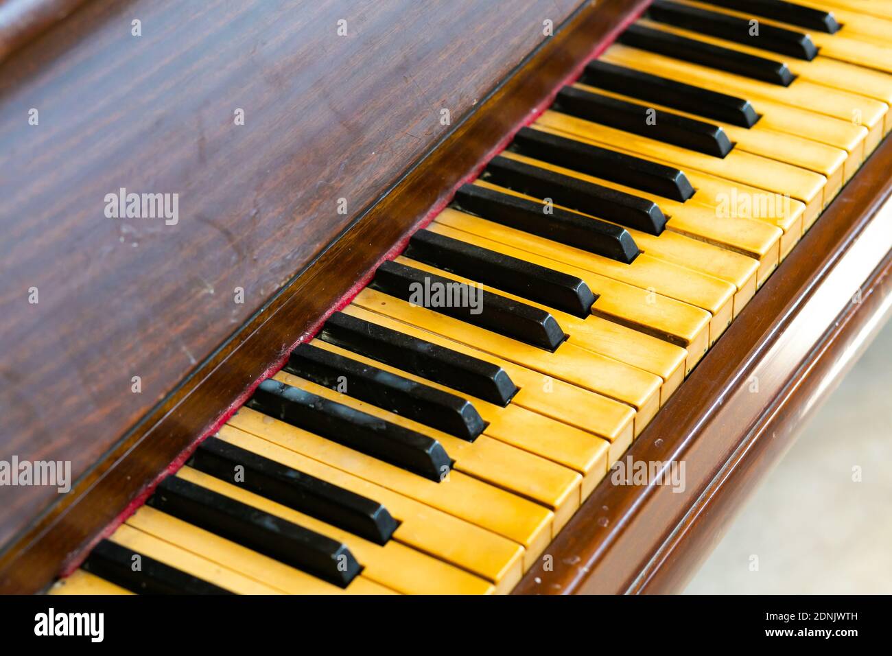 High angle view grand piano hi-res stock photography and images - Alamy