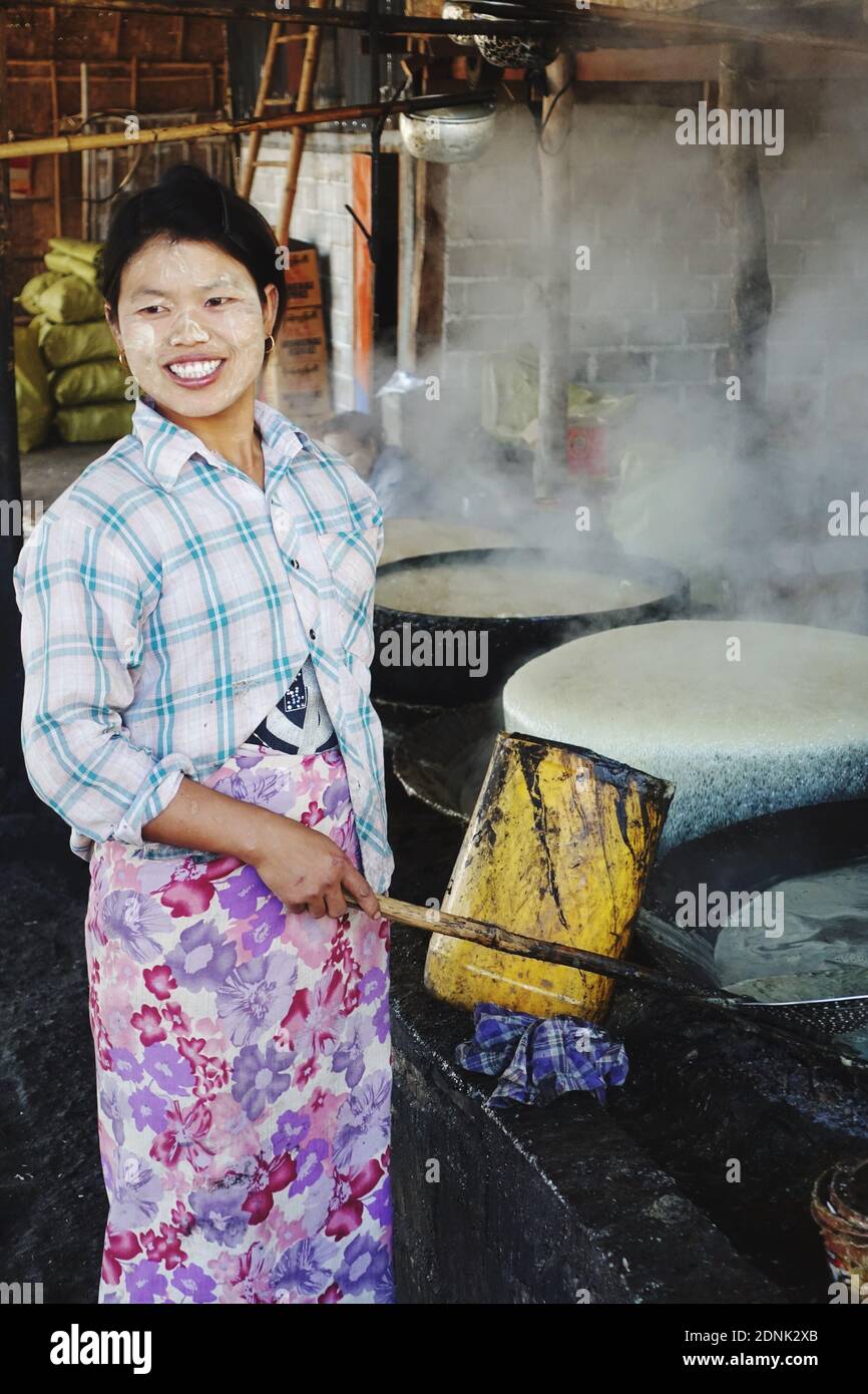 Kitchen smoke messy hi-res stock photography and images - Alamy