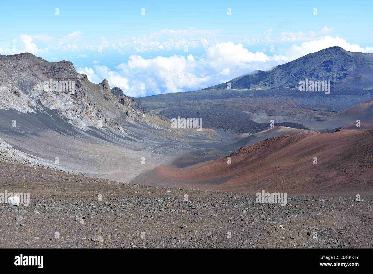 Massive shield volcano hi-res stock photography and images - Alamy