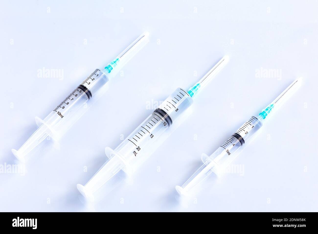 Empty Syringes High Resolution Stock Photography and Images - Alamy