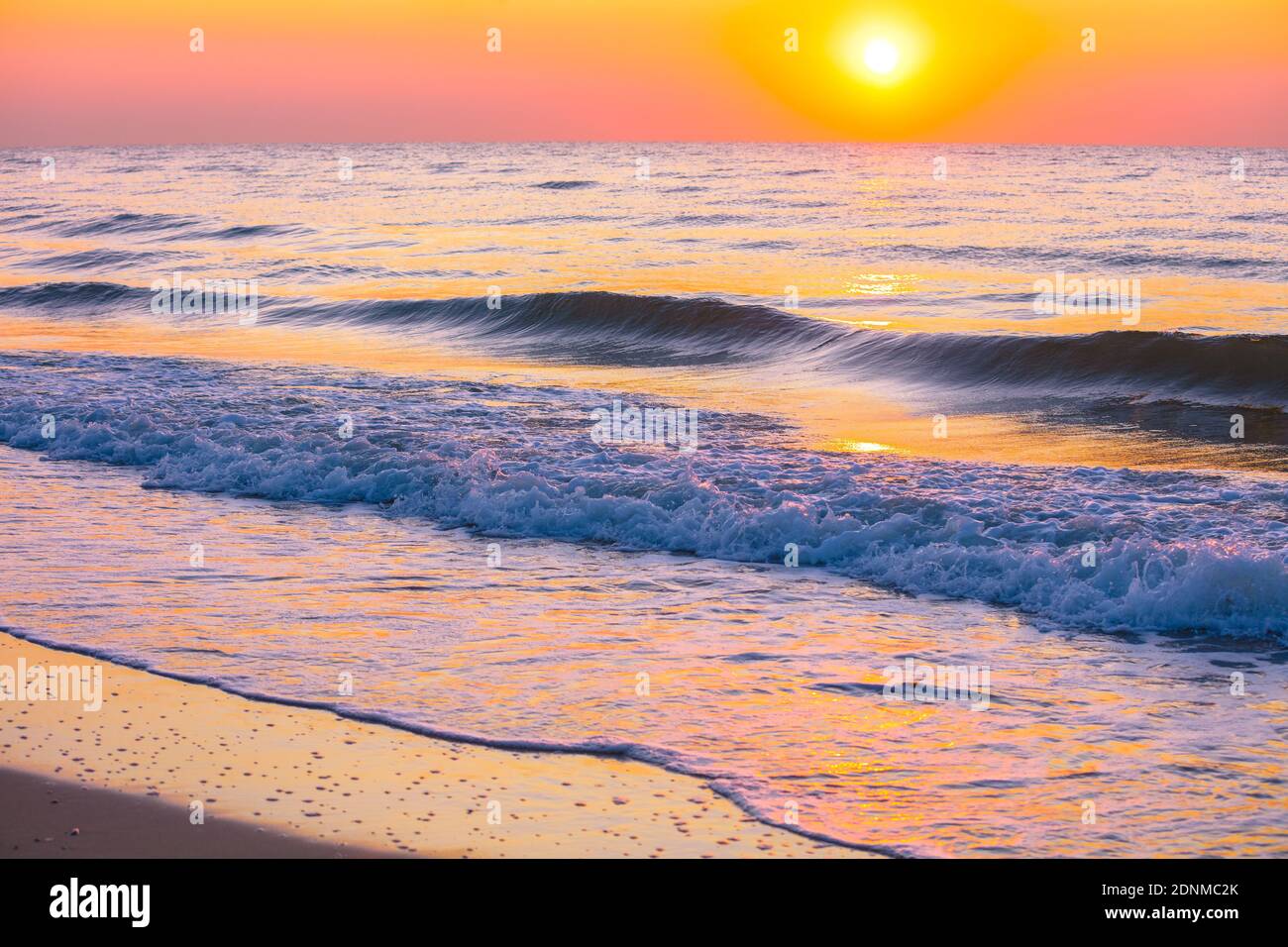 Sunset dawn sea clear sky hi-res stock photography and images - Alamy