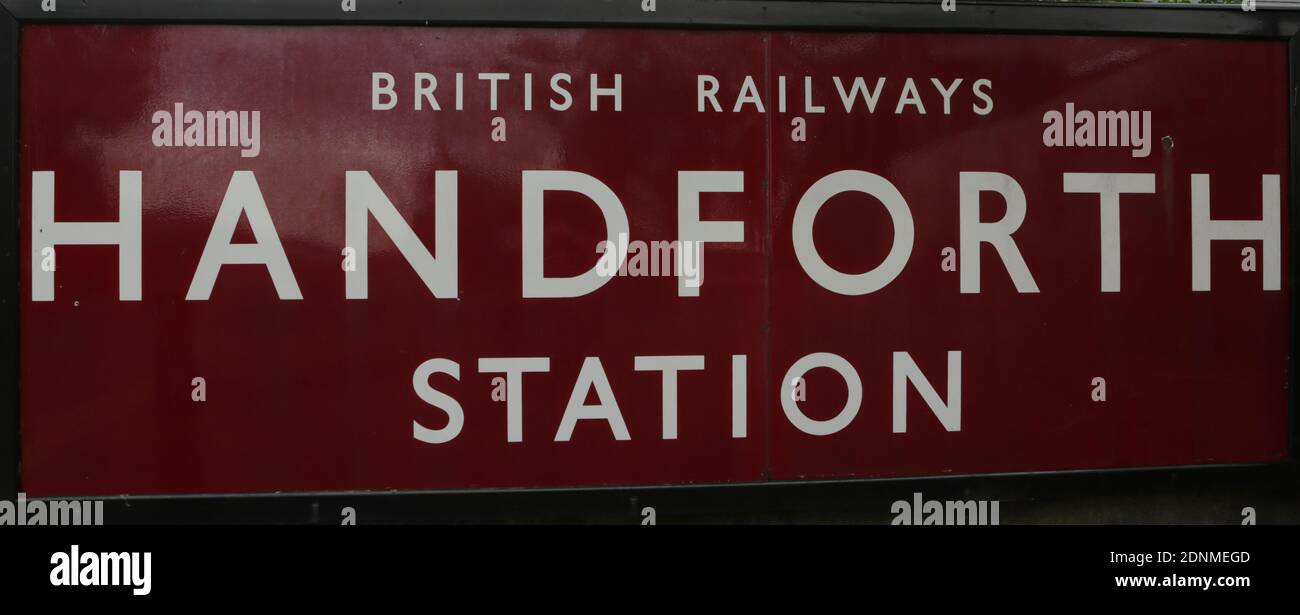 British railways stations hi-res stock photography and images - Alamy