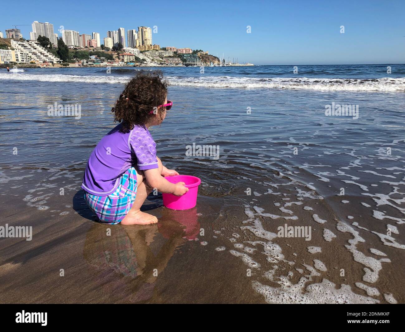 Pink wave 5 hi-res stock photography and images - Alamy