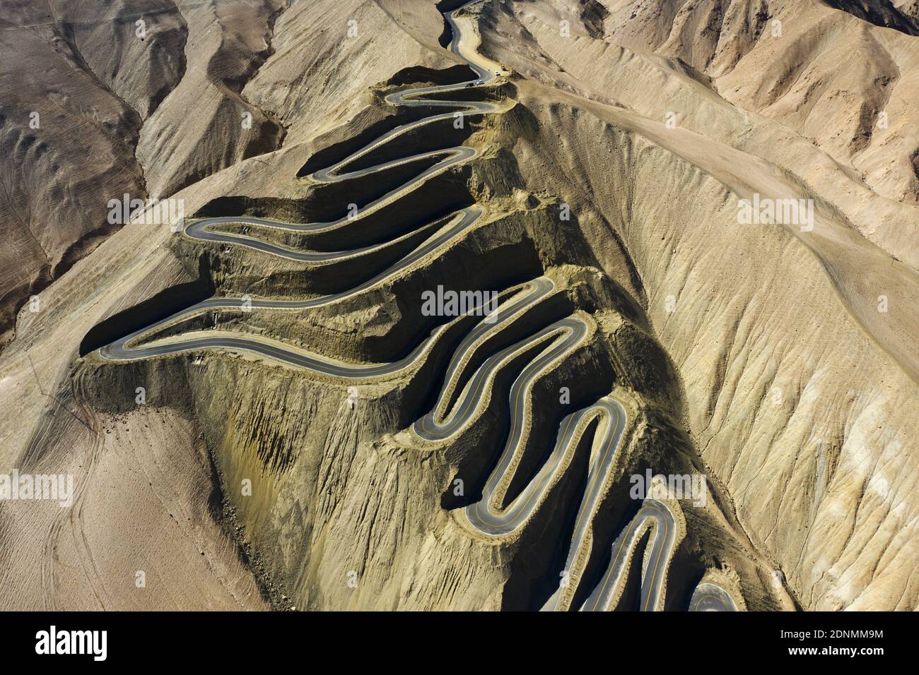 Curved highways hi-res stock photography and images - Alamy